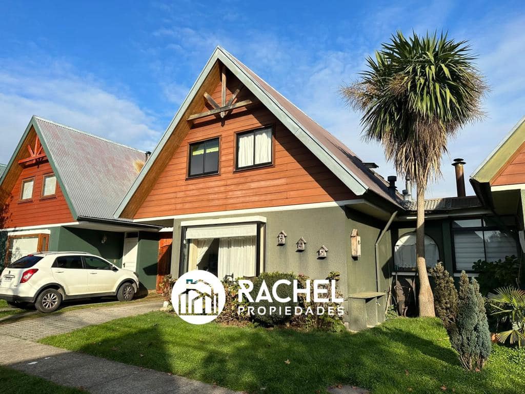 SE VENDE HERMOSA CASA EN CONDOMINIO ALTOS DEL MAIPO II - Rachel Propiedades